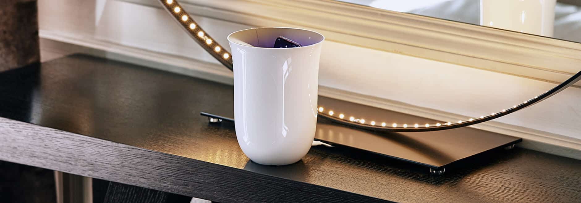 Oblio, a Wireless Smartphone Charger that Sanitizes - ArchiExpo e-Magazine